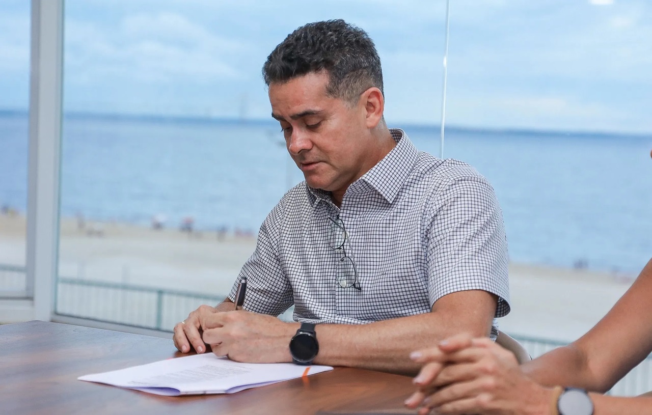 David Almeida cancela ponto facultativo de 21 de novembro após greve de ...