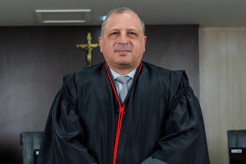 Mozarildo Cavalcanti assume a presidência do TRE-RR para o biênio 2025 ...